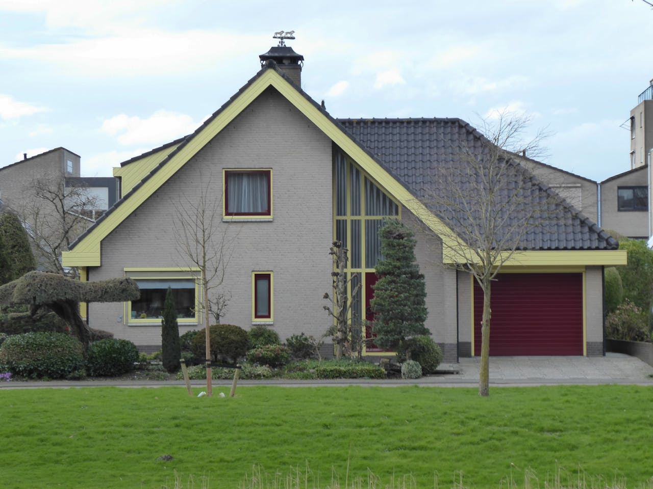Garage Door Won’t Stay Balanced? Here’s What’s Wrong—and How to Fix It!